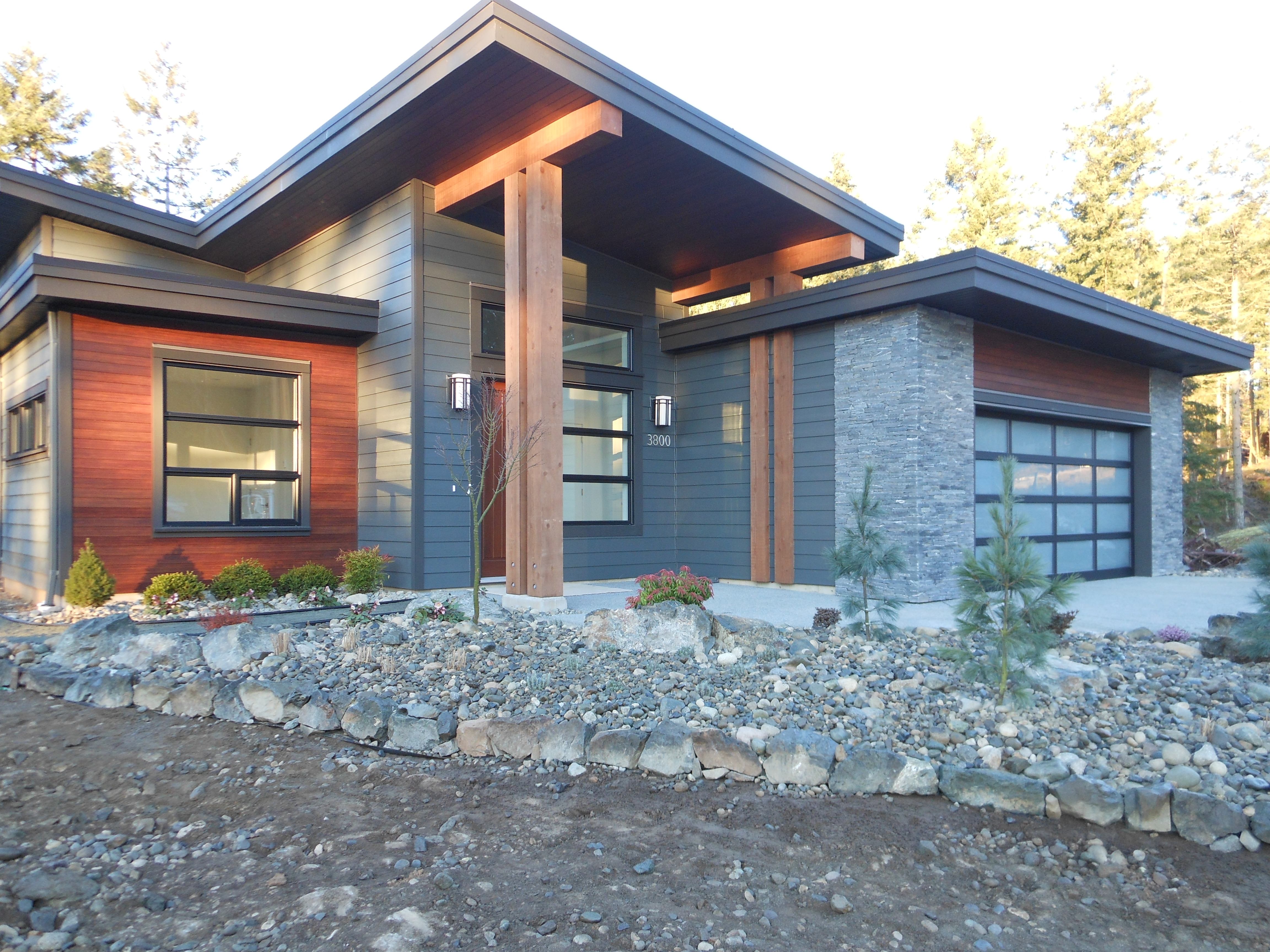 Black Pearl Micro Ledge On A Modern Home Design | K2 Stone