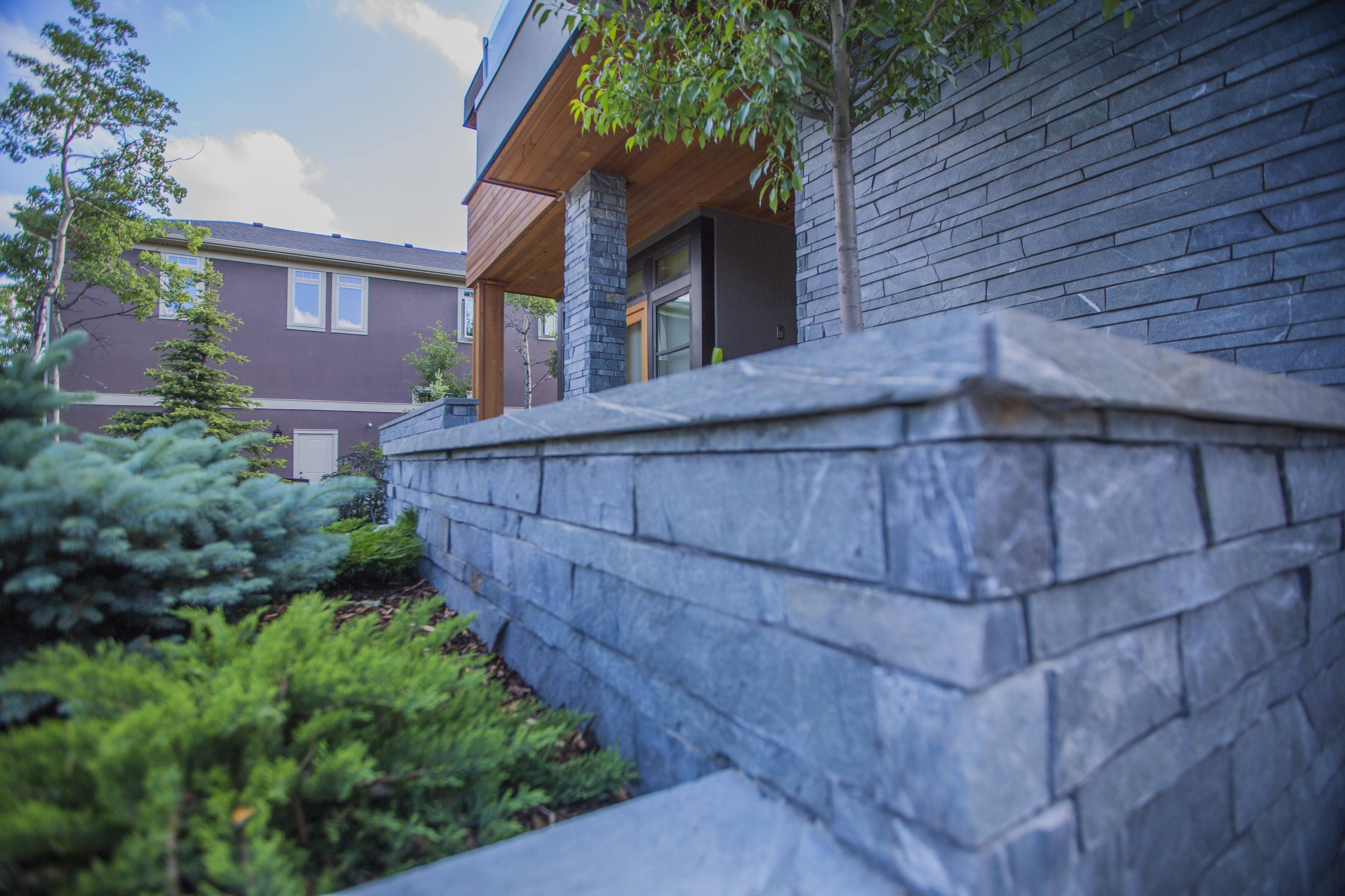 Exterior Stone Wall Capping in Calgary | K2 Stone